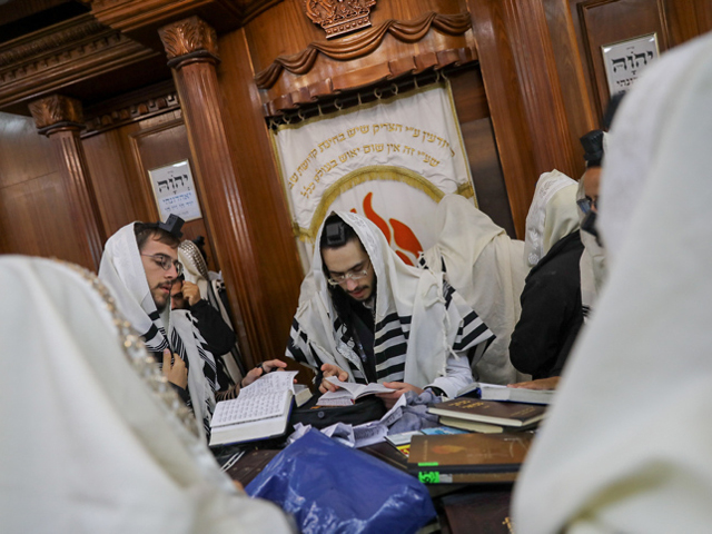 Молитвы за мир: в Умани встретили 5783-й год по еврейскому календарю ...